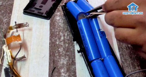Huấn luyện viên chia sẻ cách thay cell pin laptop chi tiết nhất – Dạy ...